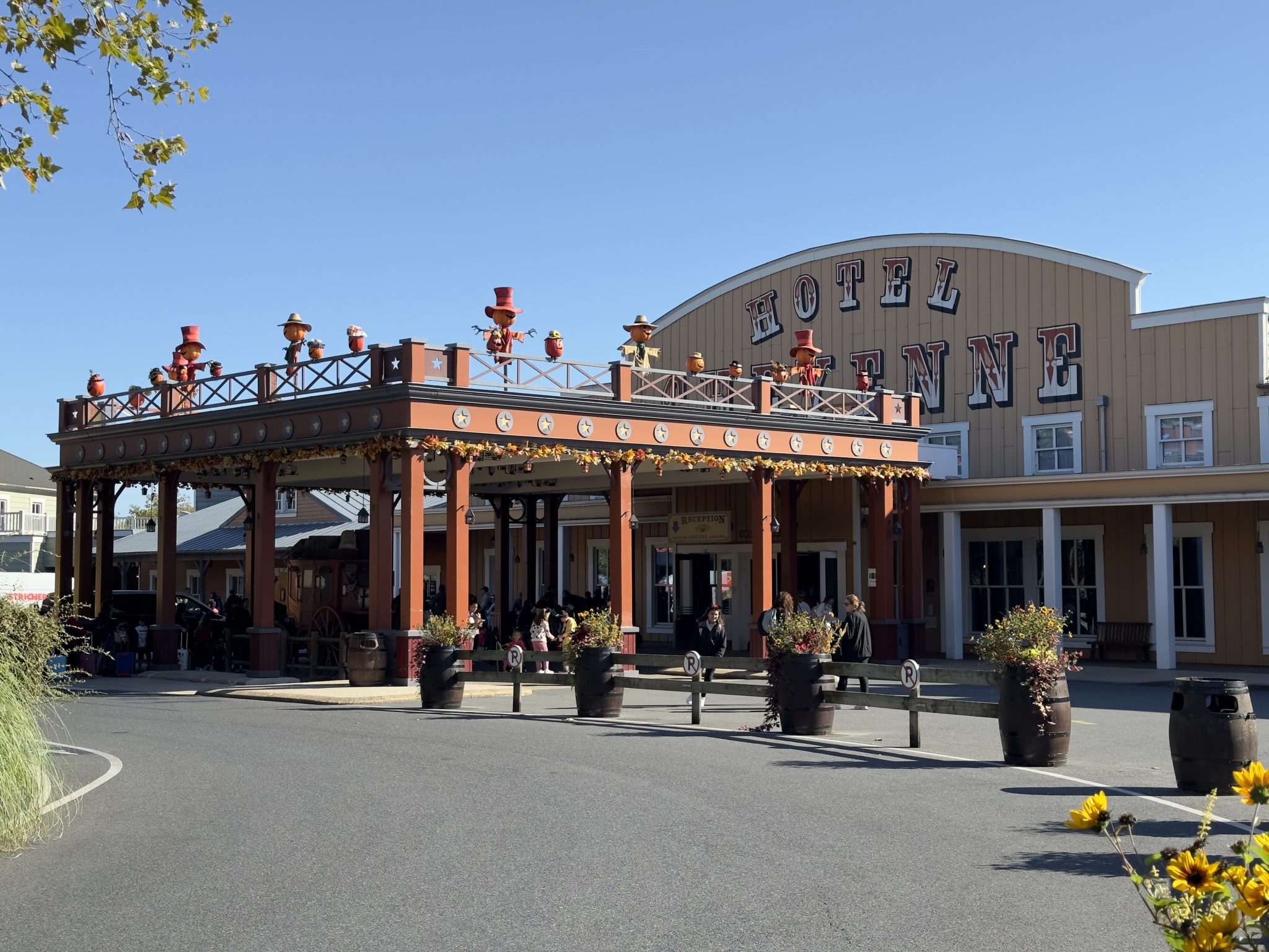 Vale a pena ficar num hotel da Disneyland Paris? A nossa experiência no ...