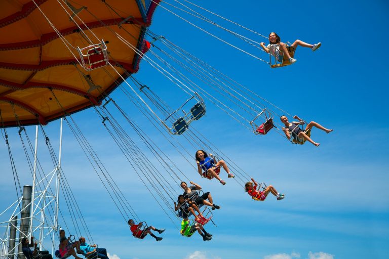 ISLA MÁGICA, SEVILHA 🎡 Alojamento com pequeno-almoço + entrada no ...